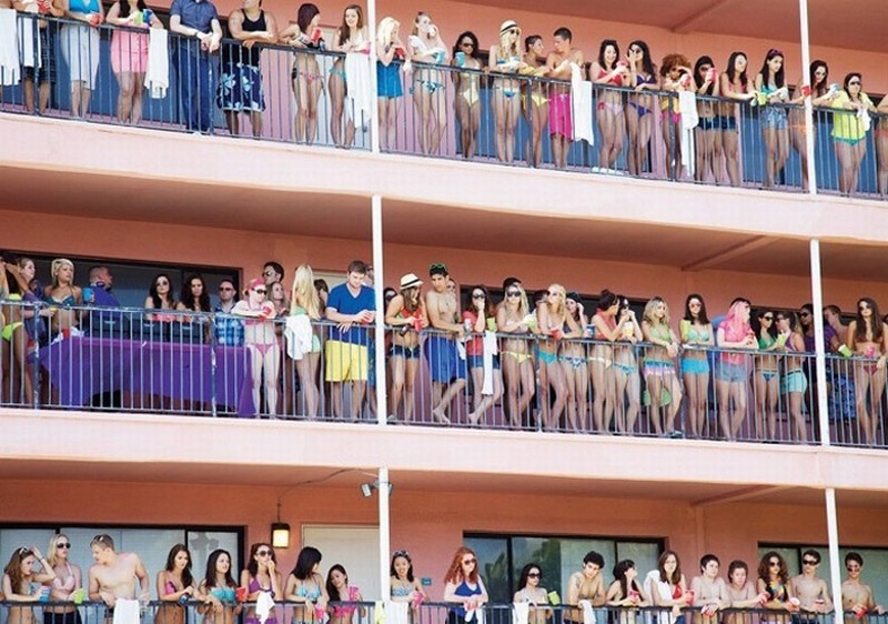 Venezia 2012: poster e tre immagini di Spring Breakers | CineZapping